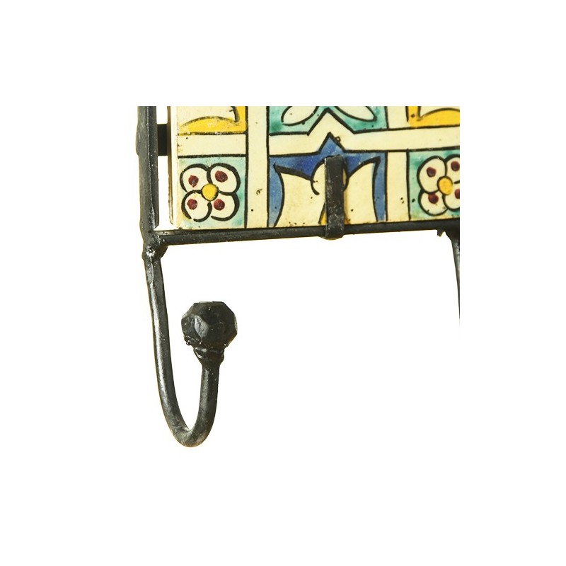 Perchero de forja de tres ganchos con azulejos